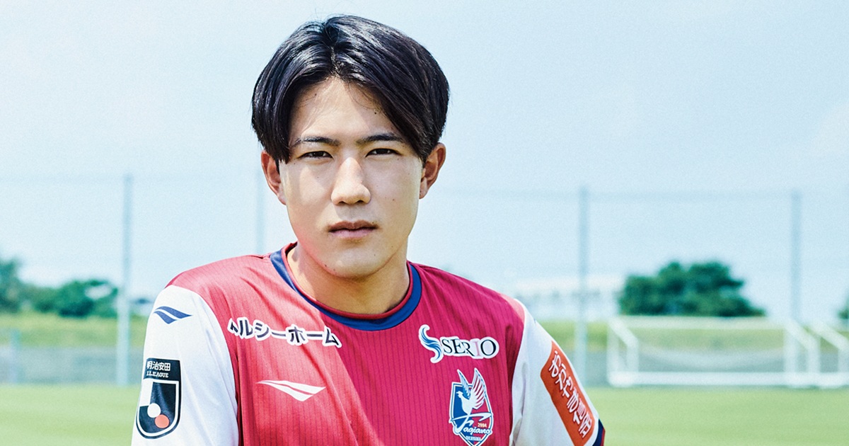 【サッカー・佐藤龍之介】応援する側の活力も、応援される責任も知る18歳 | ビューティー、ファッション、エンタメ、占い…最新情報を毎日更新 | ananweb